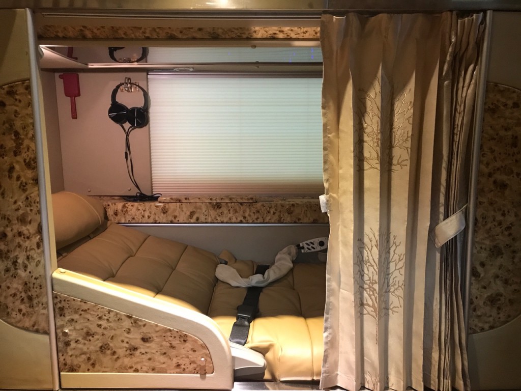 Xe Cabin VIP Hà Nội đi Sapa | Đặt Xe Đi SaPa - Vip Limousine - Xe ...